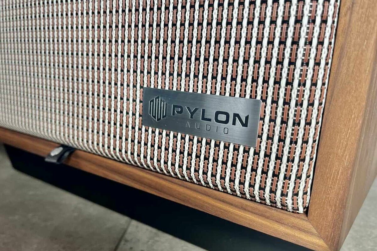 PYLON AUDIO column speakers branding - POLINAL